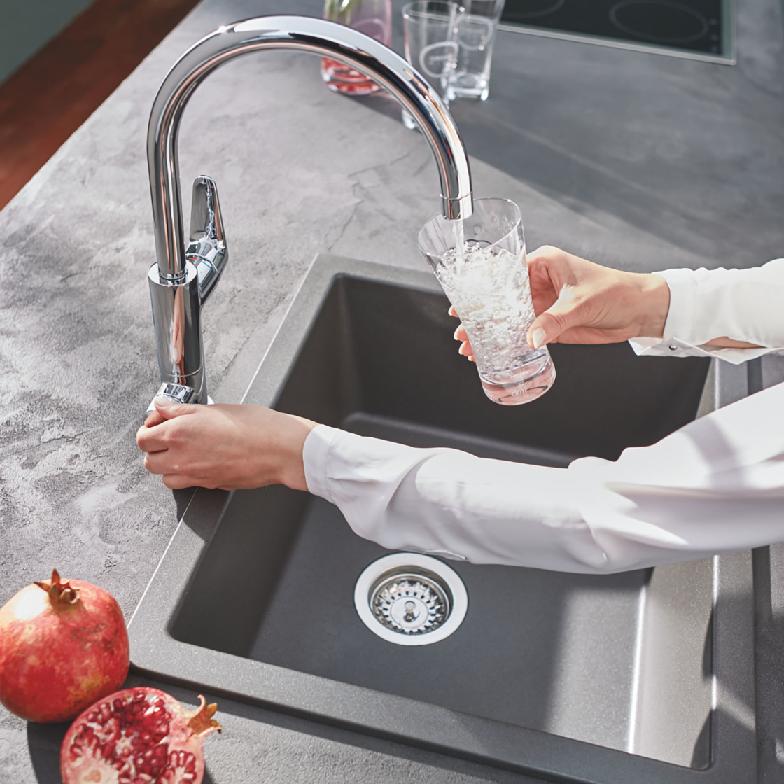 What is the best flow rate for a kitchen or bathroom?